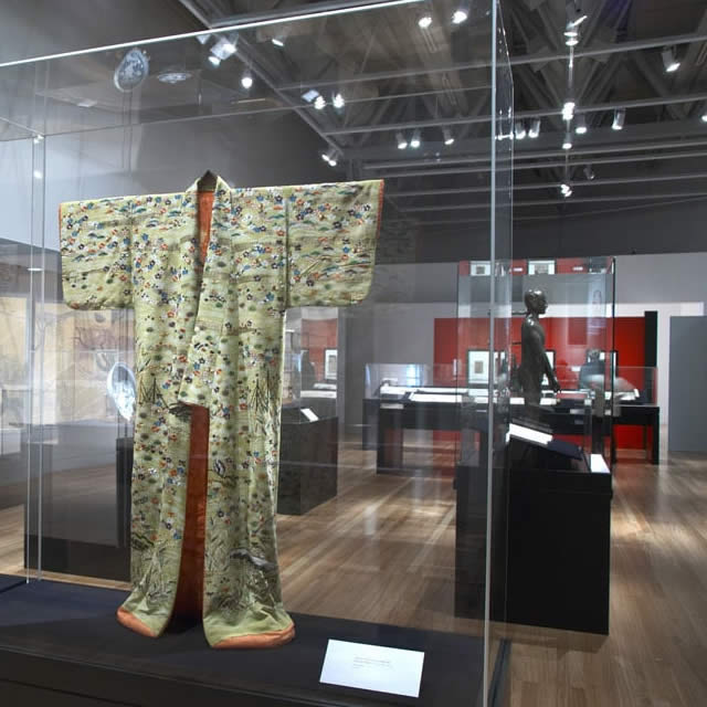 Acrylic Display Cases for Splendours of Japan Exhibition